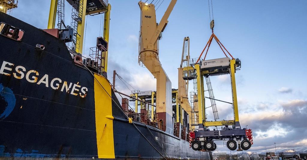 Straddle carriers arrive in Grangemouth | News | Heavy Lift & Project ...