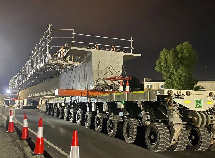 Manitowoc crawler crane installs 16 bridge beams | News | Heavy Lift ...