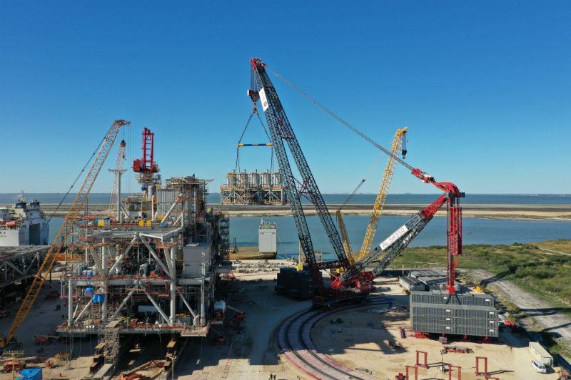 Topside takes shape in Texas | News | Heavy Lift & Project Forwarding ...
