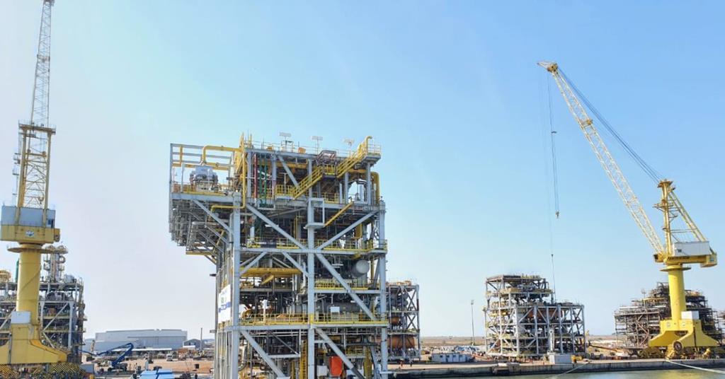 Hydraulic trailers called in for module load out | News | Heavy Lift ...