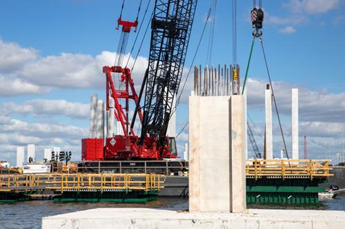 Manitowoc cranes work on iconic Florida bridge project | News | Heavy ...
