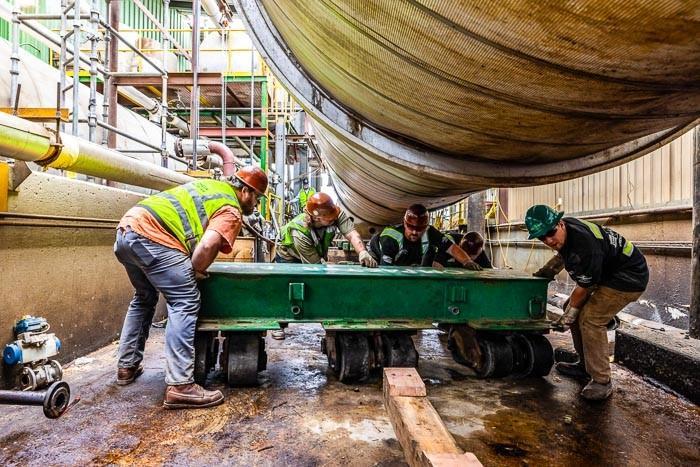 Omega Morgan installs autoclave in tight conditions | News | Heavy Lift ...