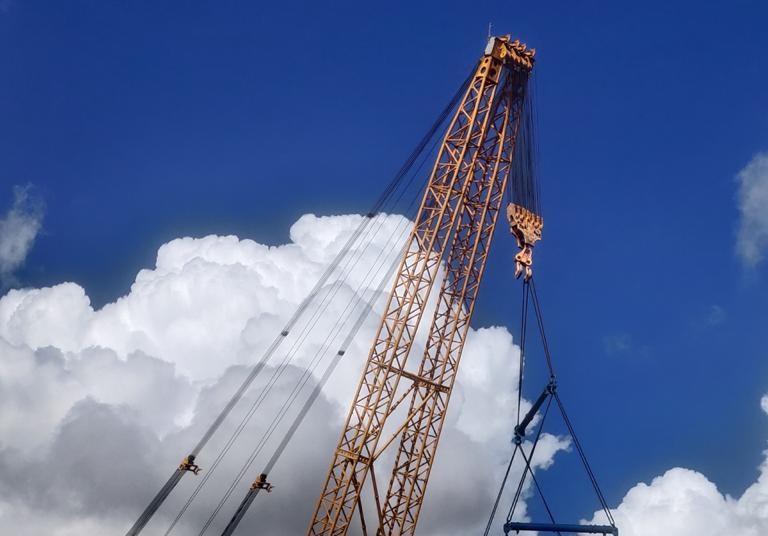 SGC-120 in refinery heavy lifts | News | Heavy Lift & Project ...