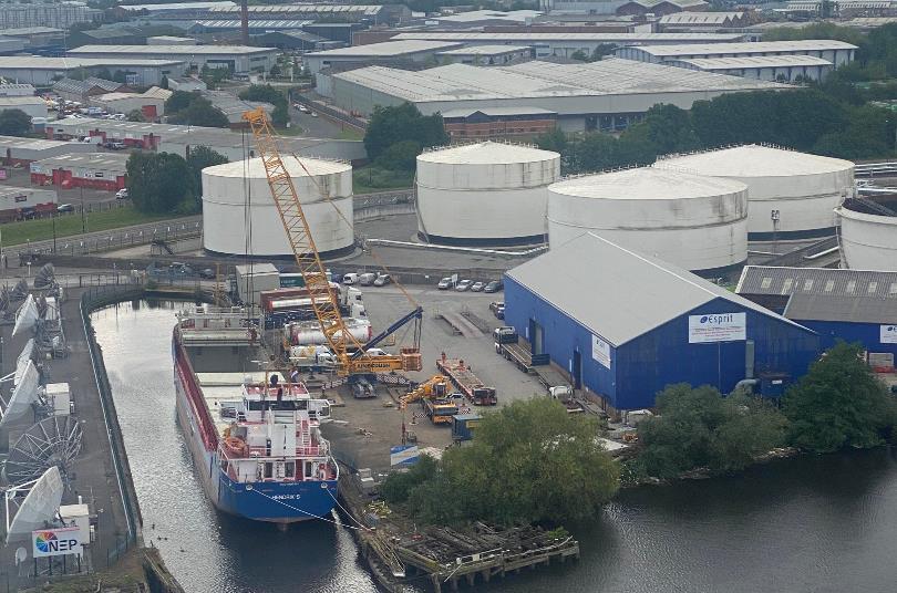 Cargoes move through Manchester Ship Canal | News | Heavy Lift ...