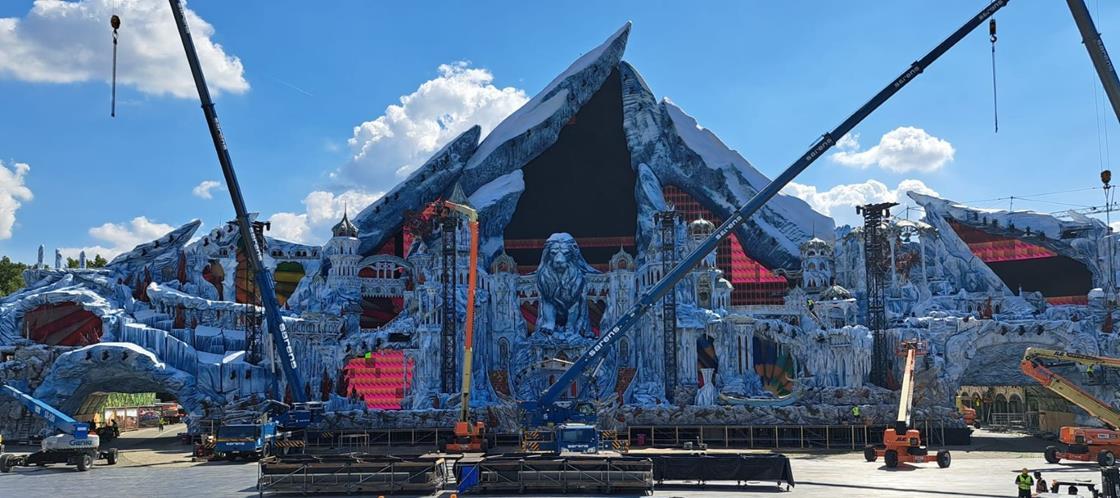Sarens helps rebuild Tomorrowland mainstage after devastating fire ...