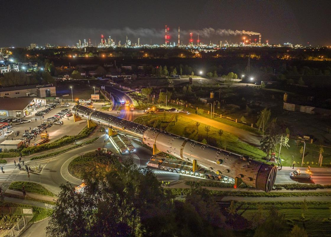 DSV sets benchmark in Poland | Heavy Lift & Project Forwarding ...