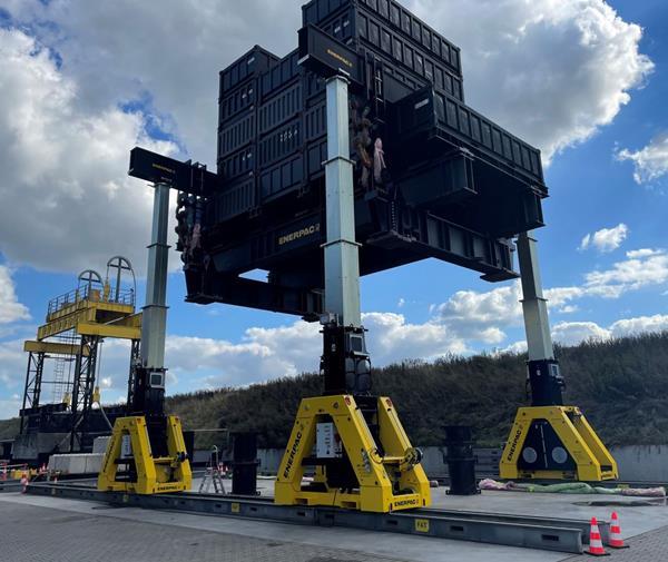 Enerpac tests super boom lift gantry | News | Heavy Lift & Project ... Enerpac tests super boom lift gantry | News | Heavy Lift & Project ...