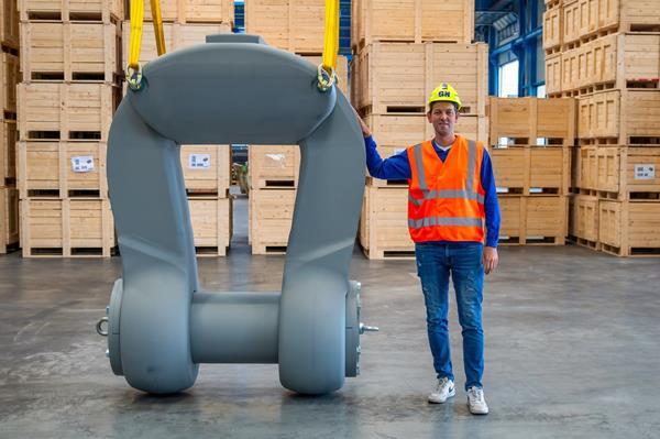 GN Rope Fittings delivers 3,750-tonne capacity shackle | Heavy Lift ...