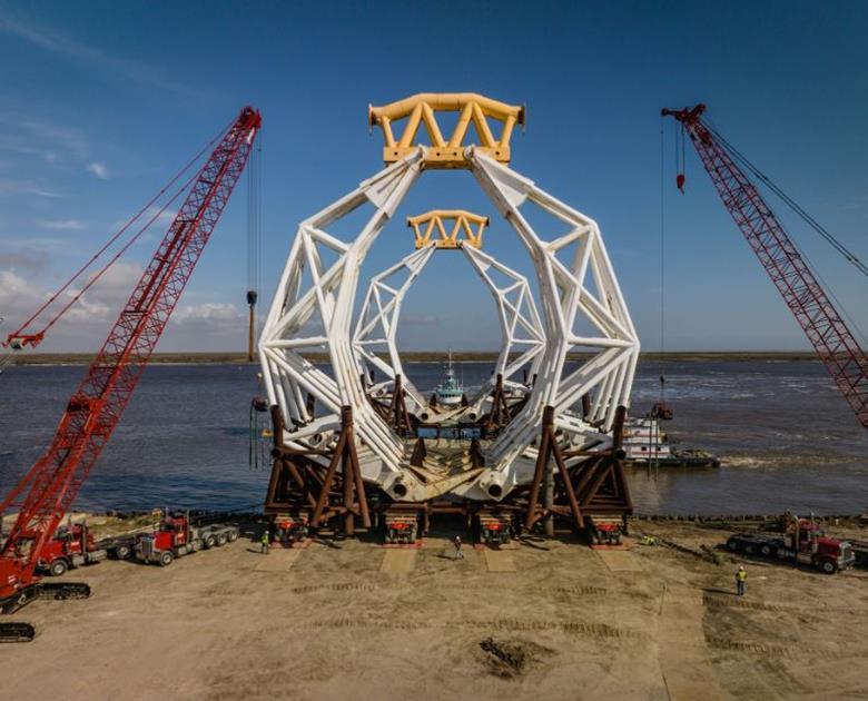 Berard in lift vessel offload | News | Heavy Lift & Project Forwarding ...