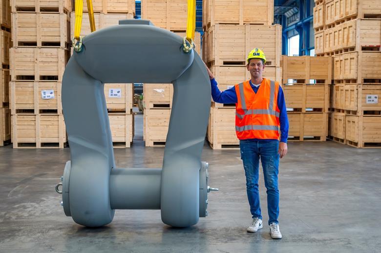 GN Rope Fittings delivers 3,750-tonne capacity shackle | Heavy Lift ...
