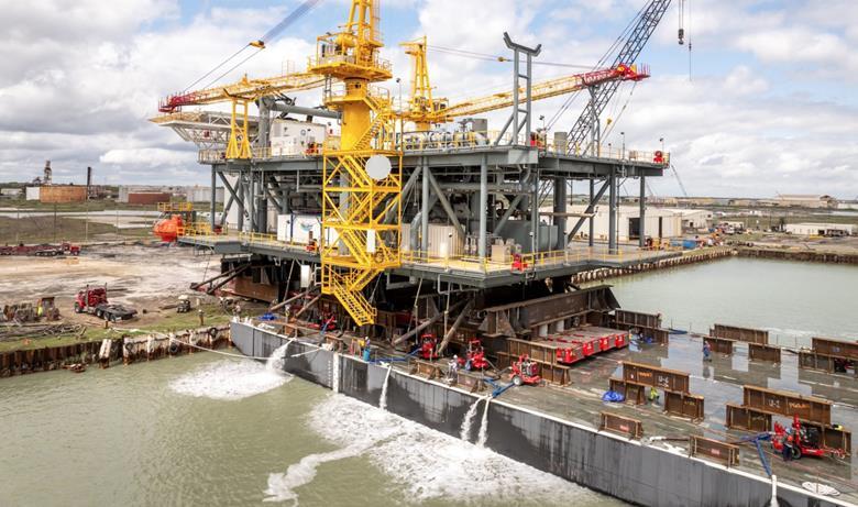 Berard loads topside decks | Heavy Lift & Project Forwarding International