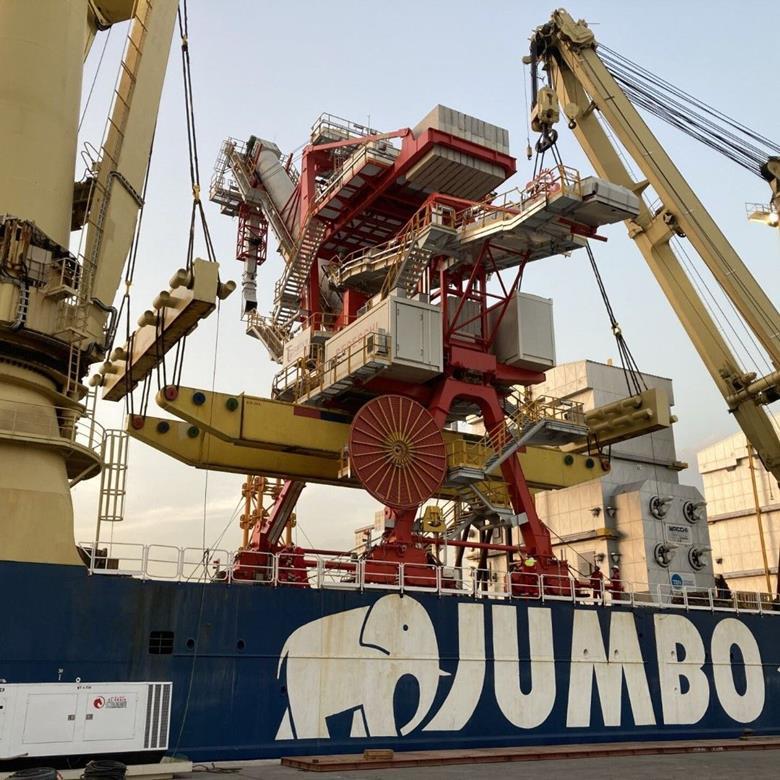 Jumbo’s Fairpartner handles shiploader | Heavy Lift & Project ...