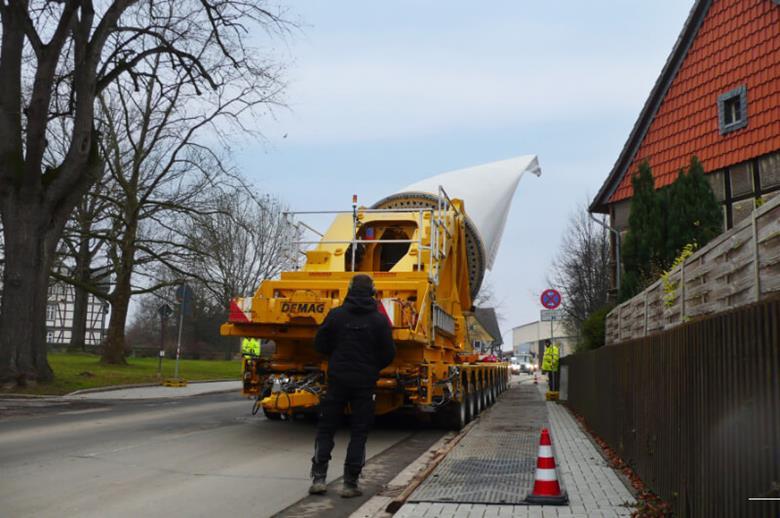 Scheuerle blade adapter put to work | News | Heavy Lift & Project ...