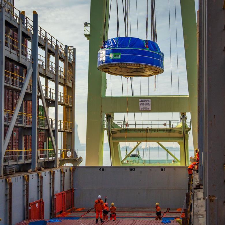 PSA Belgium loads heavy lift unit onto ONE Treasure | Heavy Lift ...