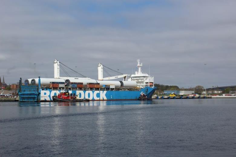 Revolution Wind cargoes arrive onboard RollDock Storm | Heavy Lift ...