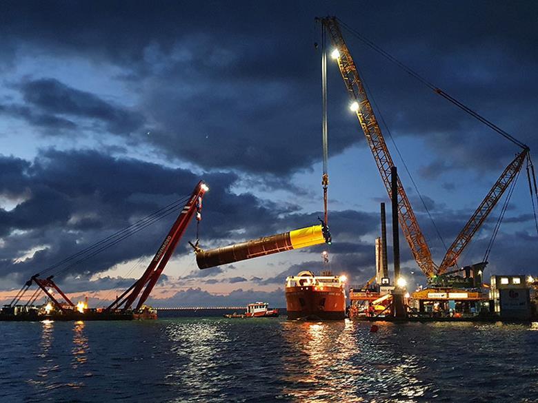 Sarens’ shallow water solution for Fryslân | News | Heavy Lift ...